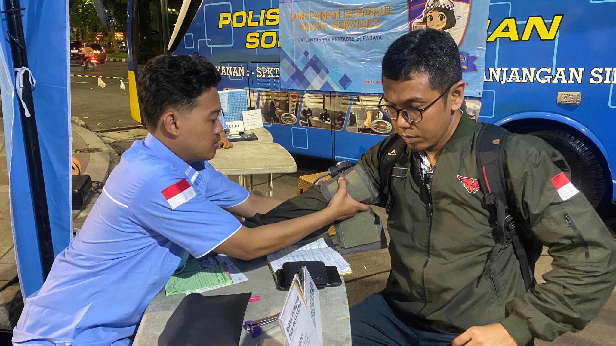 Satlantas Polrestabes Surabaya buka lagi layanan SIM malam di Taman ...